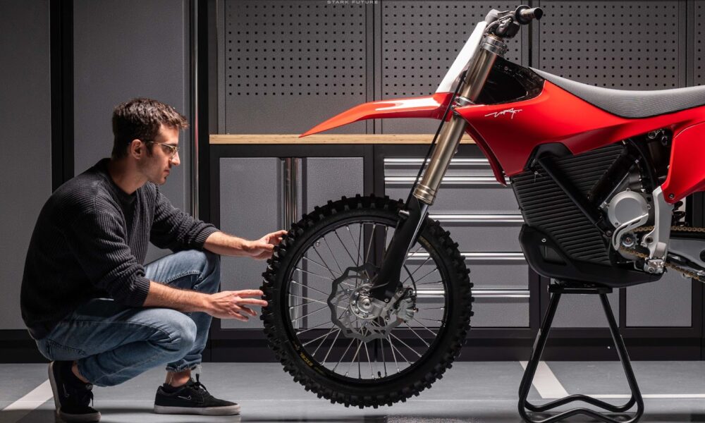 Stark Future’s Fully-Electric Stark VARG Pushes Past Rival Motocross ...