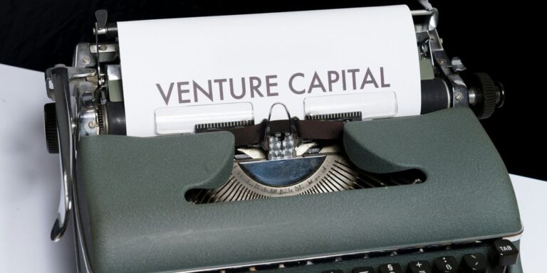 Unveiling the Strategy of Thrive Capital Investors | TechAnnouncer