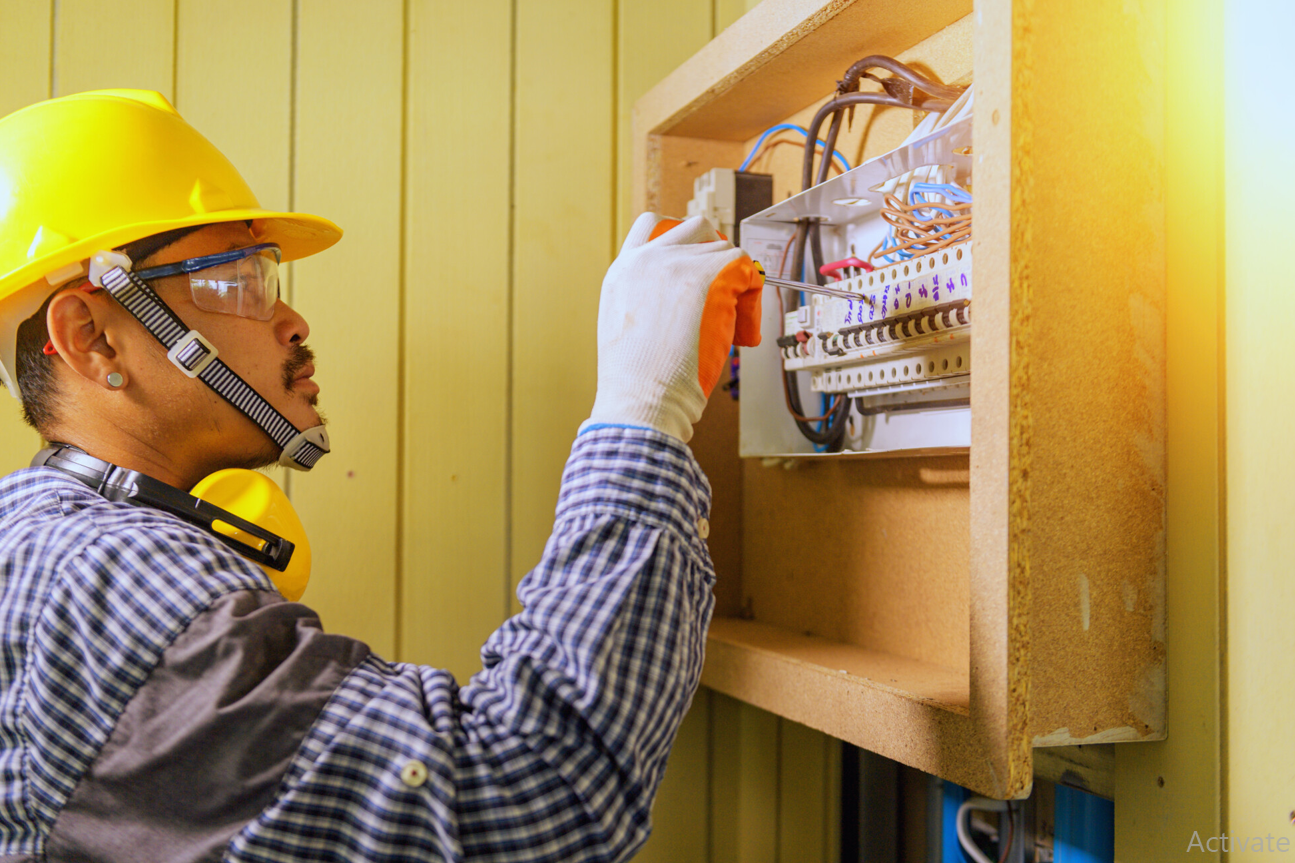 How to choose the right electrician for safe and compliant home ...