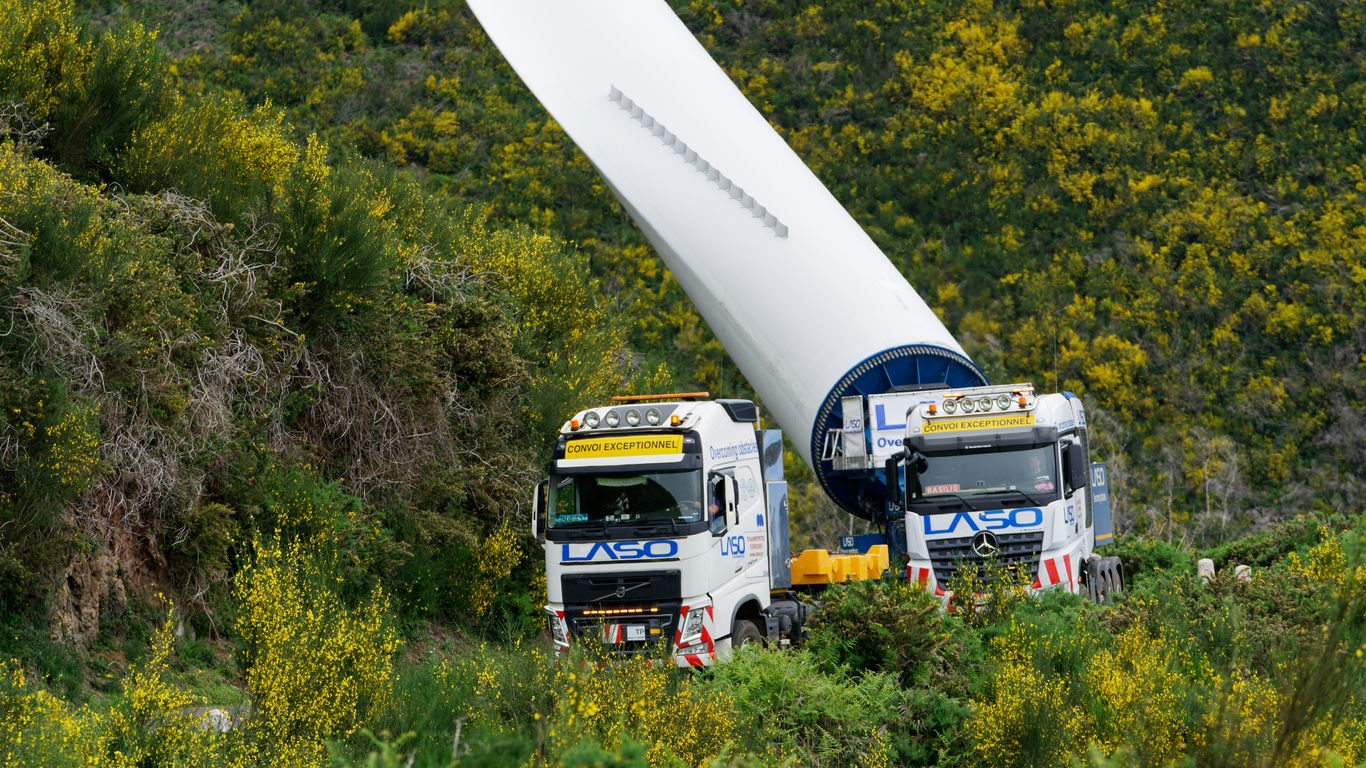 Navigating the Complexities of Wind Turbine Transportation: A ...